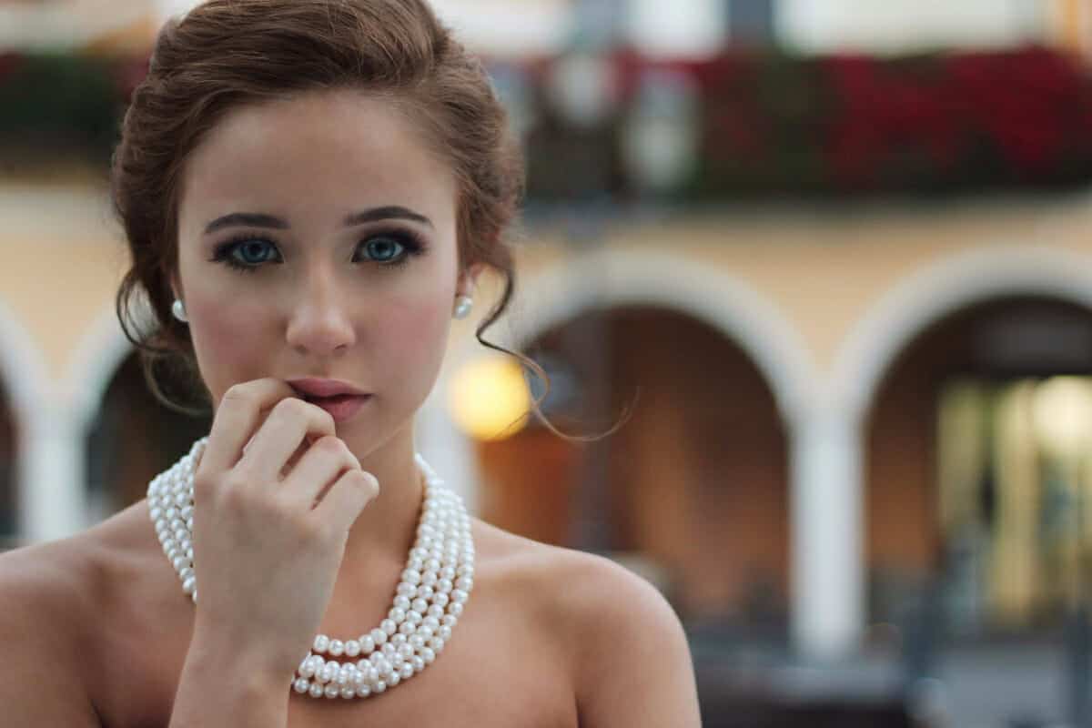 20 Powerful Adjectives in English - Espresso English