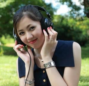 Improve your English listening skills step by step - Espresso English